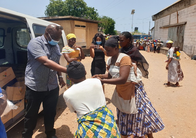 Ghana Maritime Authority fetes about 300 'Kayayei' at Tudu - MyJoyOnline