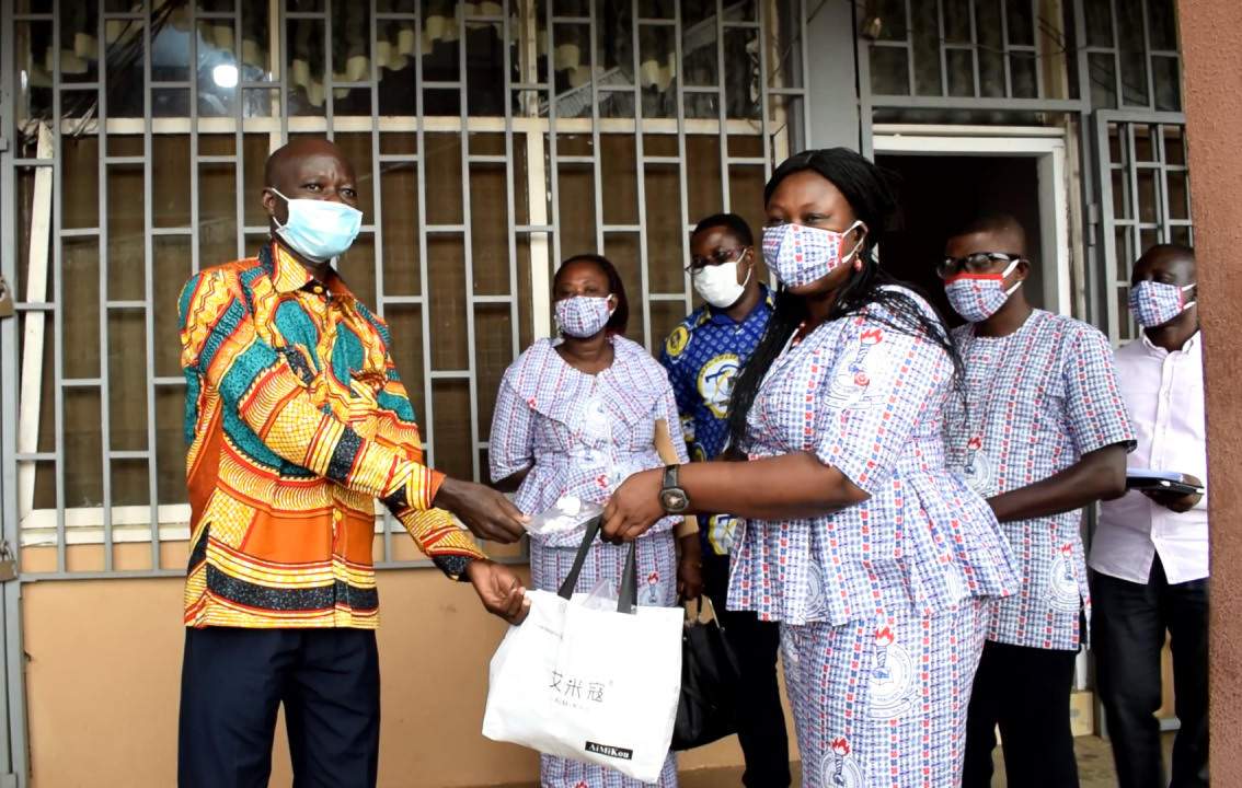 Teachers donate PPEs to Paakoso SHS to aid Covid-19 fight - MyJoyOnline