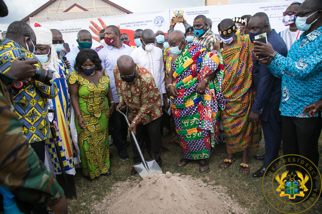 Akufo-Addo cuts sod for construction of Wenchi water supply project ...