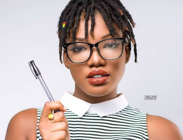 Singer Iona takes followers through breast examination - MyJoyOnline