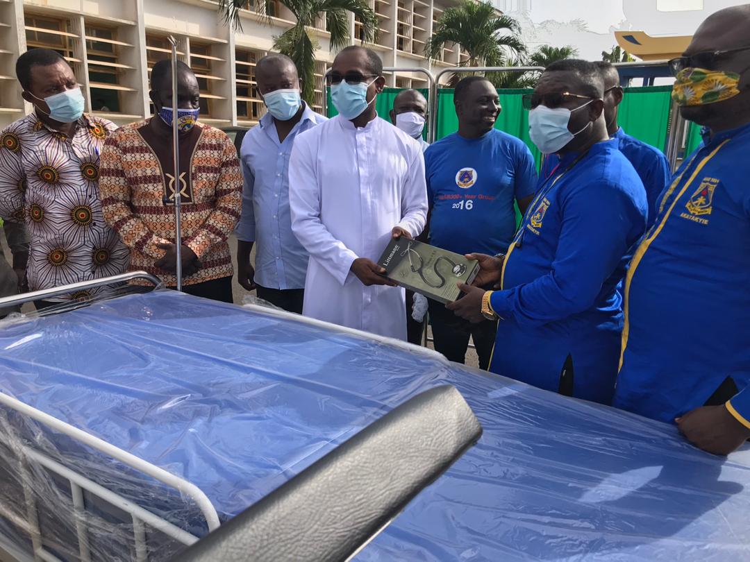Akatakyie AN/AS 300+ Group Donates Medical Equipment to Opoku Ware ...