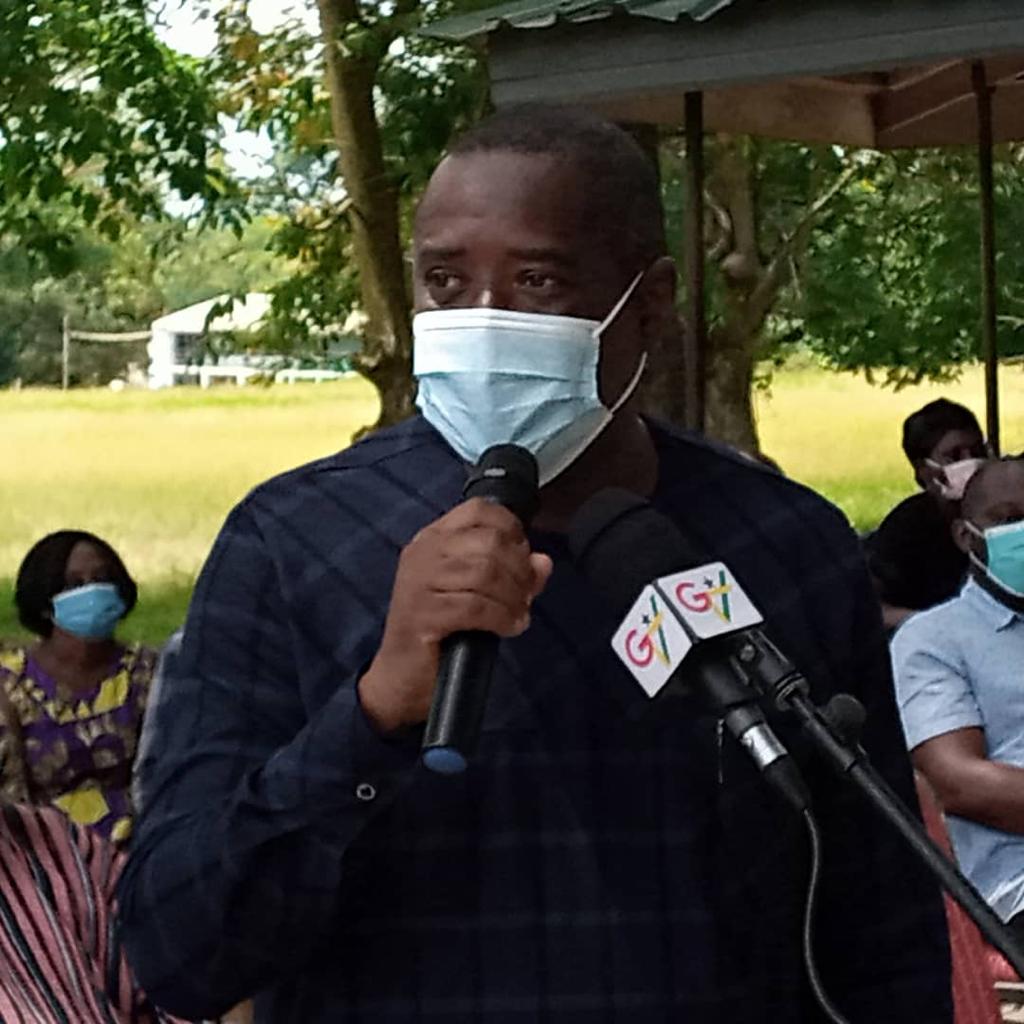 Ofori Panin SHS gets new bus from 1984 Year Group - MyJoyOnline.com