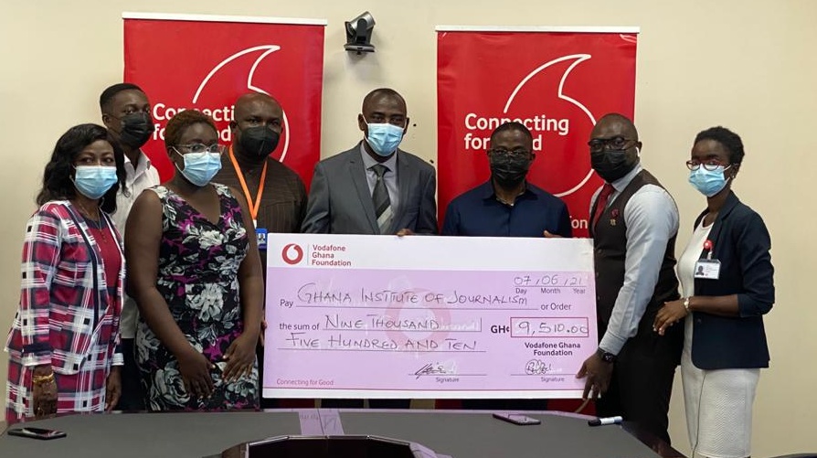 Vodafone Ghana foundation supports 5 needy GIJ students - MyJoyOnline