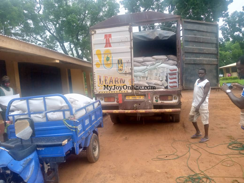 Buffer Stock supplies foodstuff to Damongo SHS after threat of closure ...