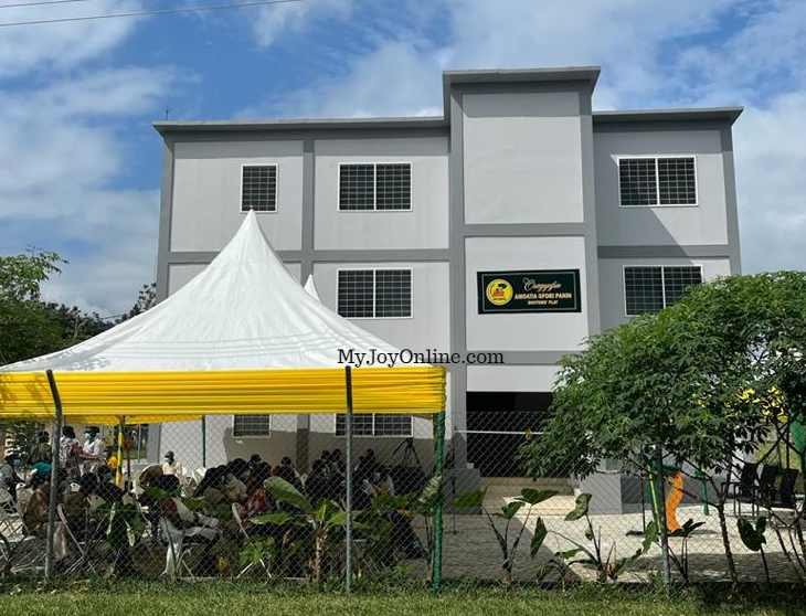 Okyenhene hands over doctors flat to Kyebi Government Hospital ...