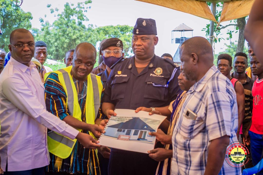 Karaga MP cuts sod for construction of police station - MyJoyOnline.com