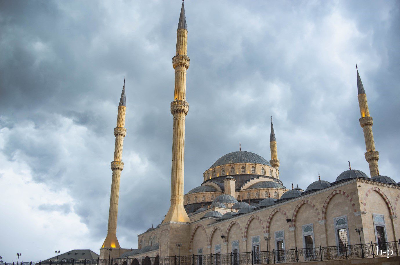 A tour inside Ghana’s National Mosque - MyJoyOnline