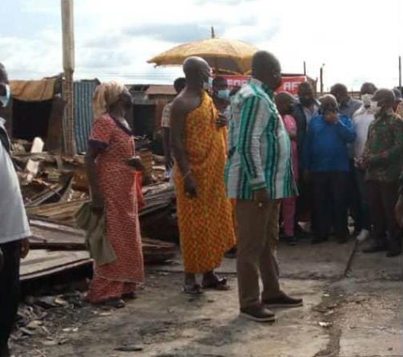 Akufo-Addo meets victims of Akim Oda fire disaster - MyJoyOnline