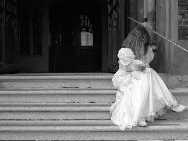 Jilted bride sues cheating ex-fiancé for cost of canceled wedding ...