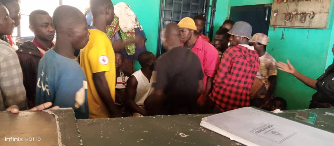 Police impound vehicle carrying 32 suspected trafficked victims at ...