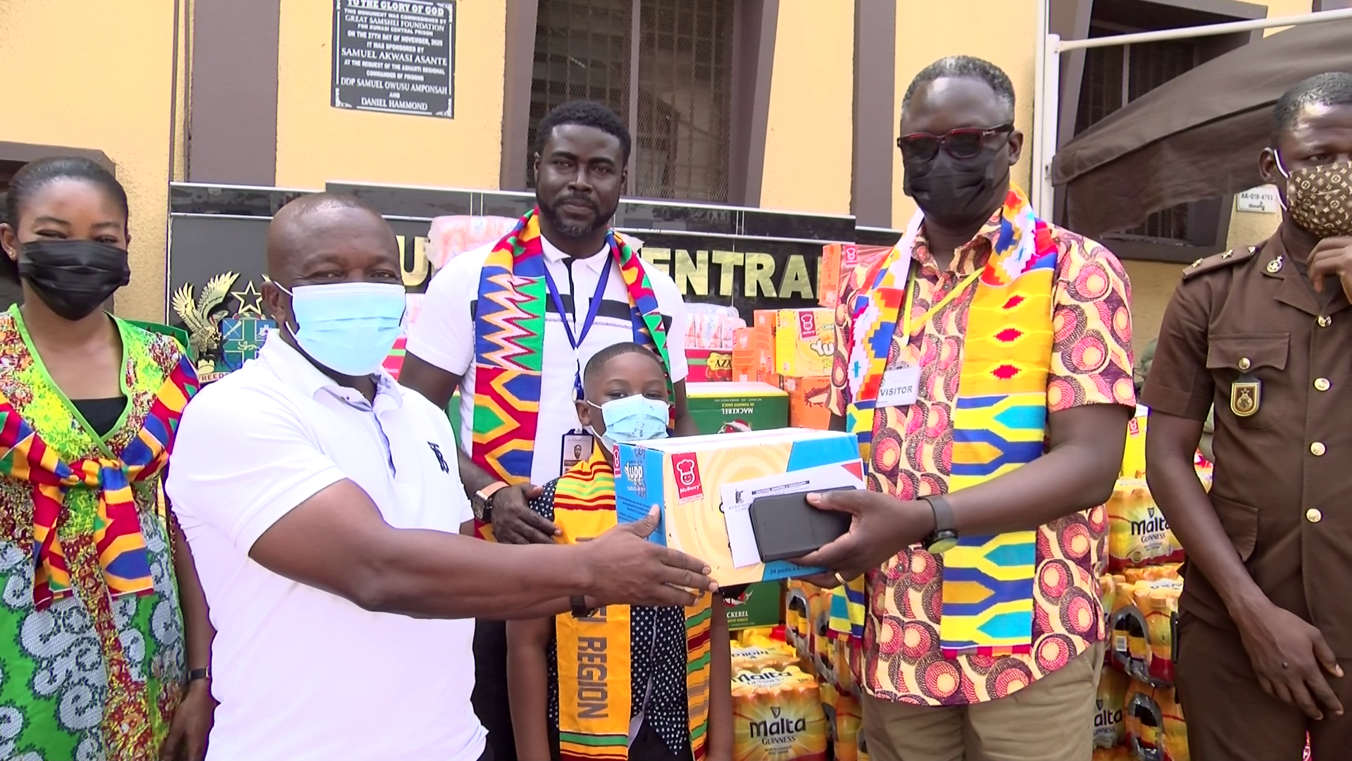 Samson Lardy Anyenini donates to Kumasi prisons - MyJoyOnline