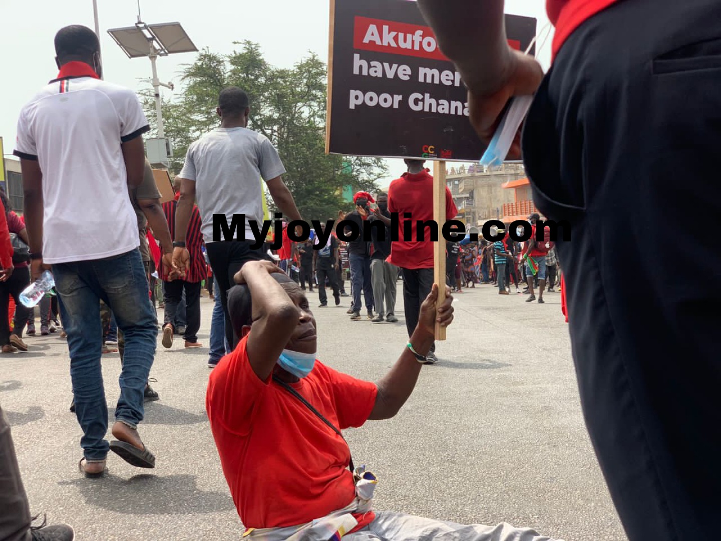 NDC 'Yentua' demo: Aged woman refuses to move until Mahama saves her ...