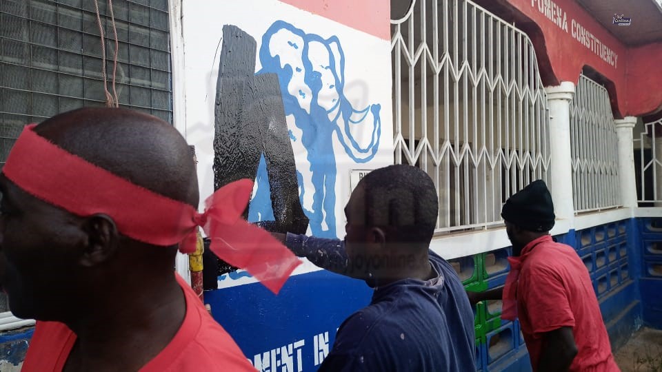 NPP members in Fomena change party colours to that of NDC in protest ...