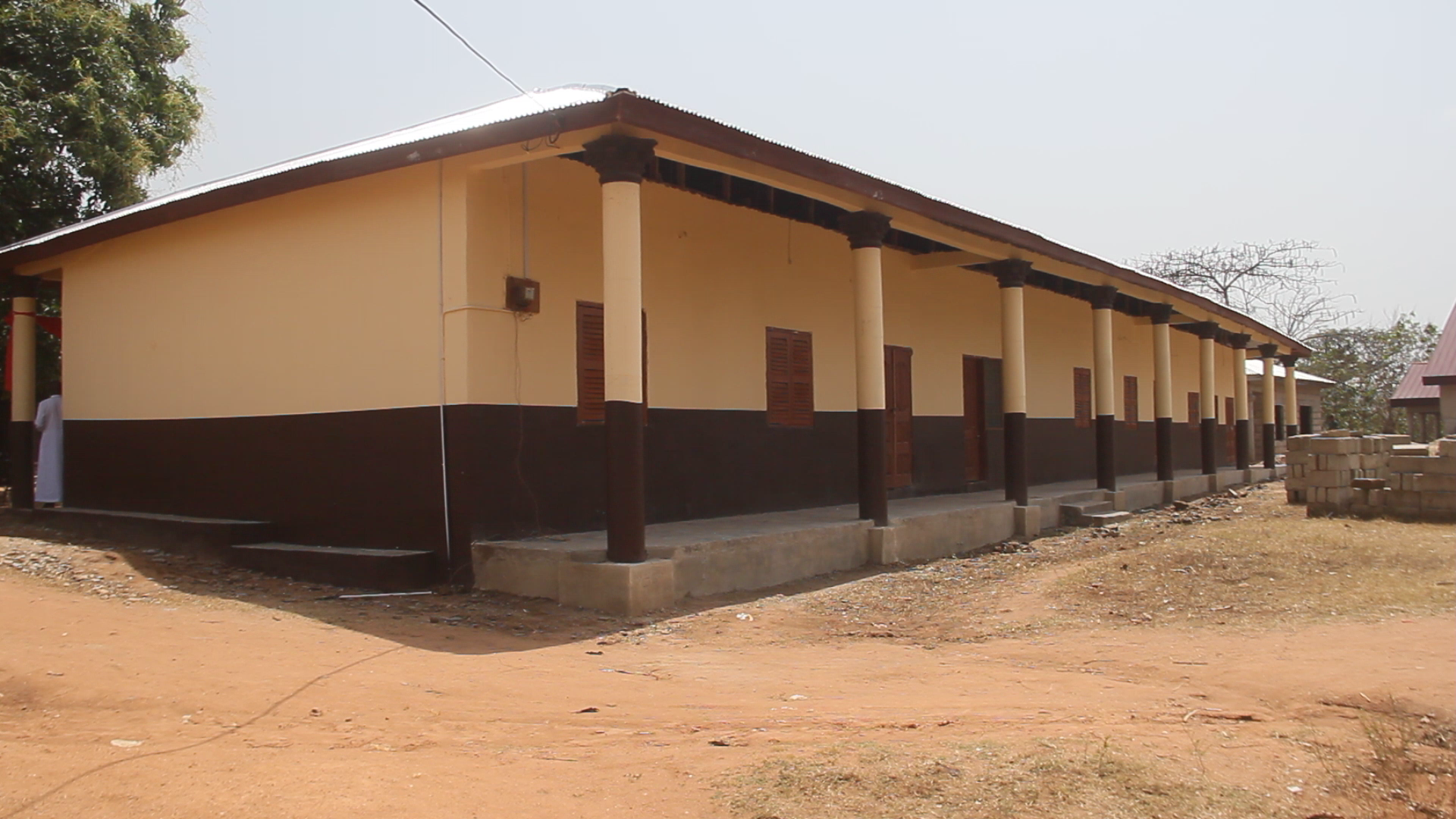 Chief builds 3 unit classroom block for Dawu R/C Primary School ...