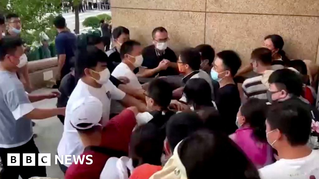 Violent clashes after hundreds show up for China bank protest - MyJoyOnline