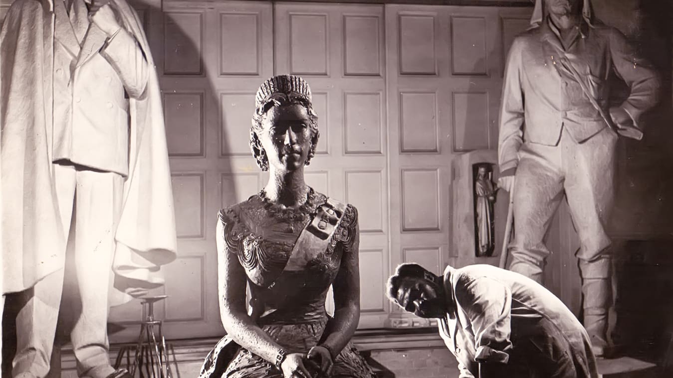 'She sat for him 12 times': The first African artist who made a bronze ...