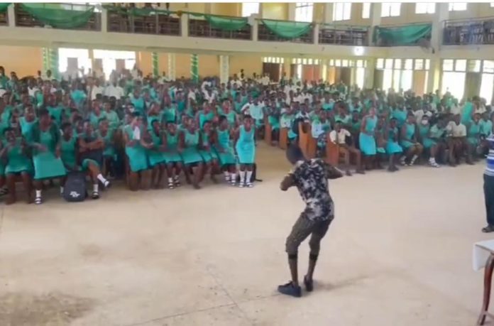 Lil Win entertains students at Bekwai SDA, SHS, - MyJoyOnline