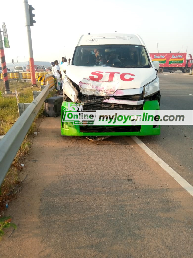 STC bus and pick-up truck crash on Accra-Tema motorway - MyJoyOnline