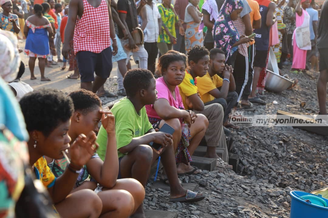 Fire destroys shops at Kantamanto market - MyJoyOnline.com