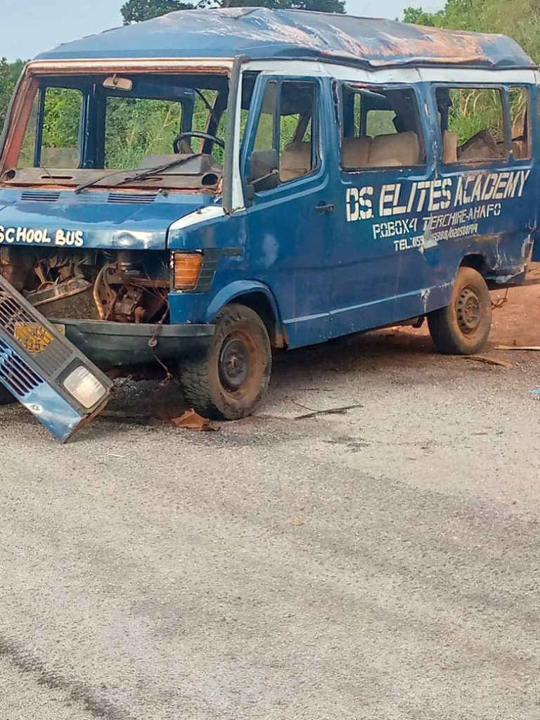 4 pupils dead, scores seriously injured in accident involving rickety ...