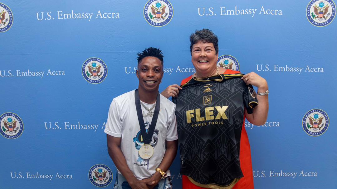 2022 MLS Cup winner Latif Blessing presents medals to US Ambassador ...
