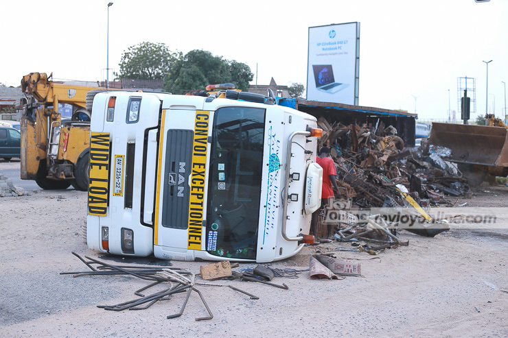 Falling truck spills scrap at Achimota Overhead, causes gridlock ...