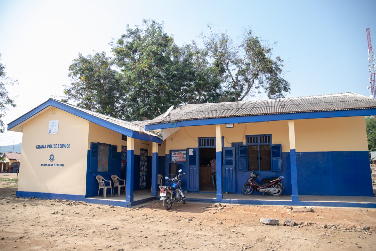 Nana’s Rice renovates Asutsuare Police Station, donates motorbike ...