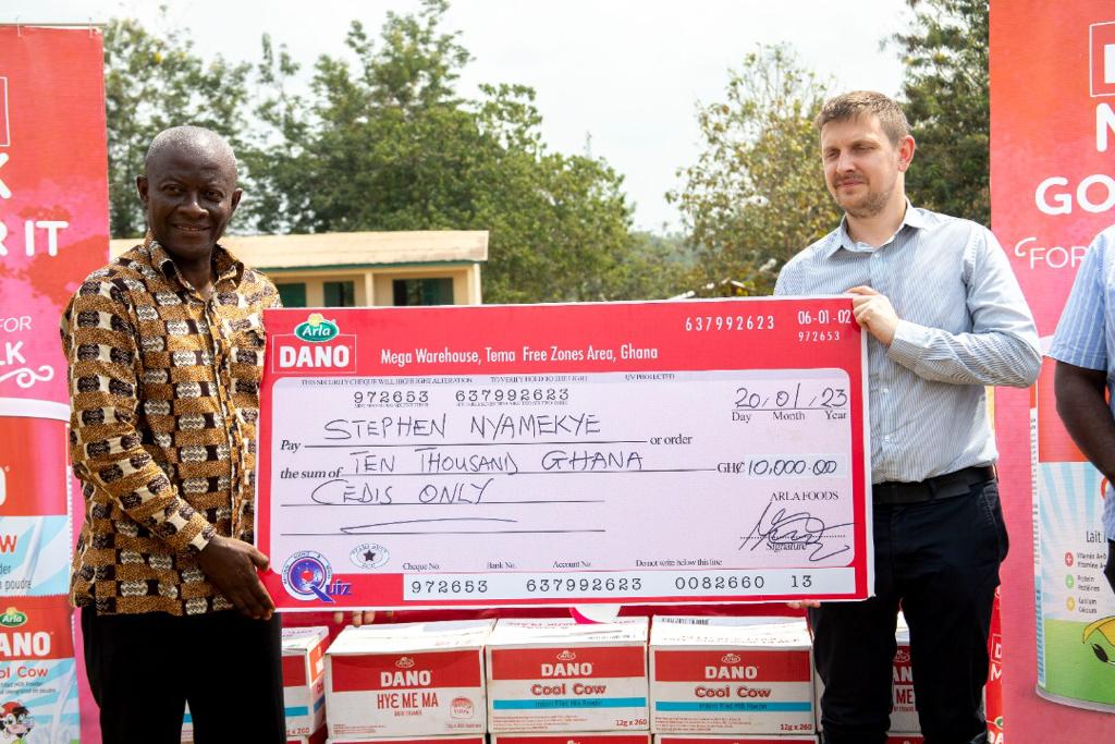 Assin State College receives Dano 'Inner strength' Award for 2022 NSMQ ...