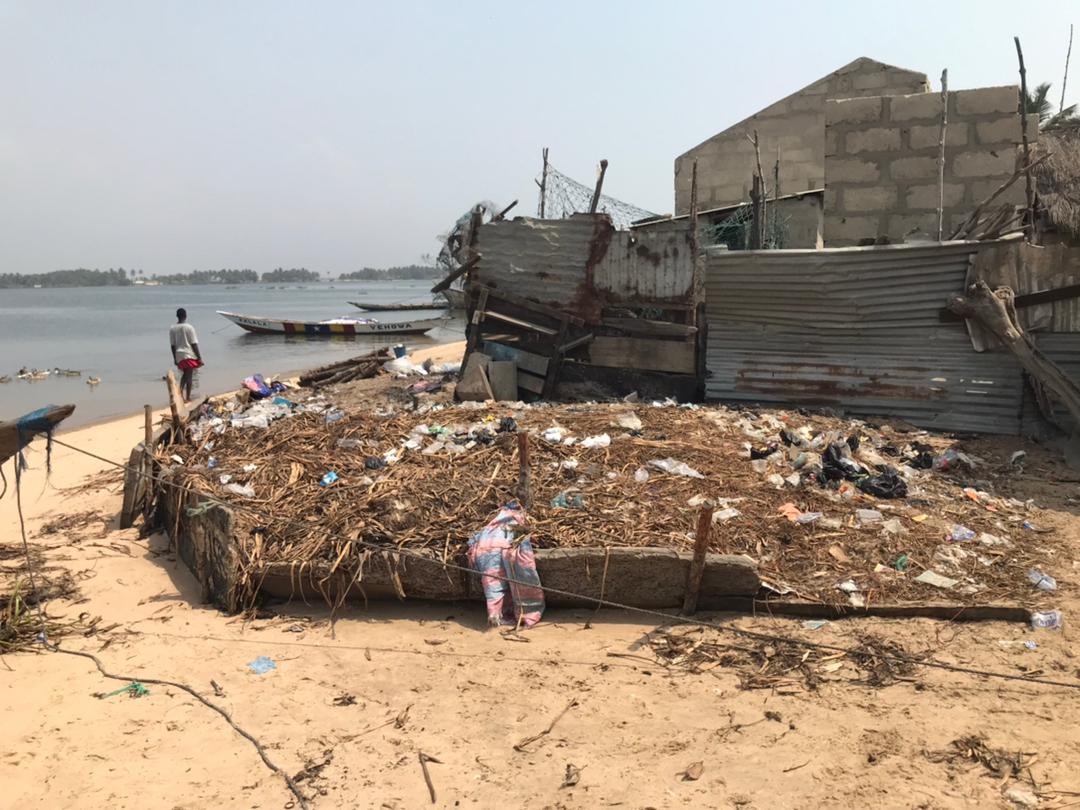 Plastic Wall of Ada: Tales of a carpenter who builds with plastic ...