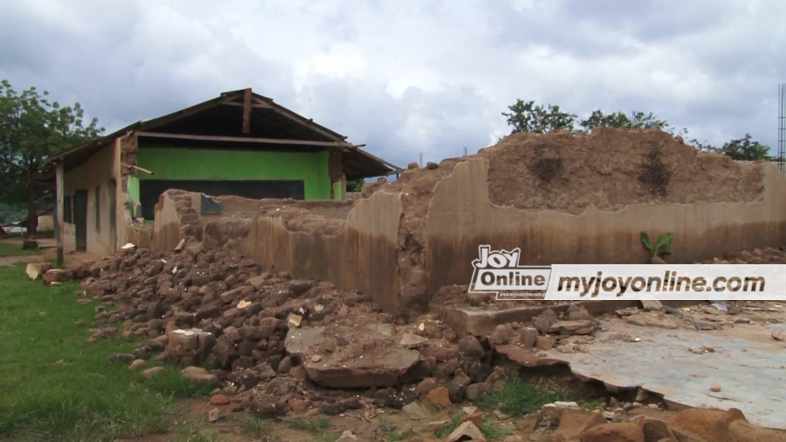 Classroom Project: Years after collapsed block killed 6 pupils, Jamera ...