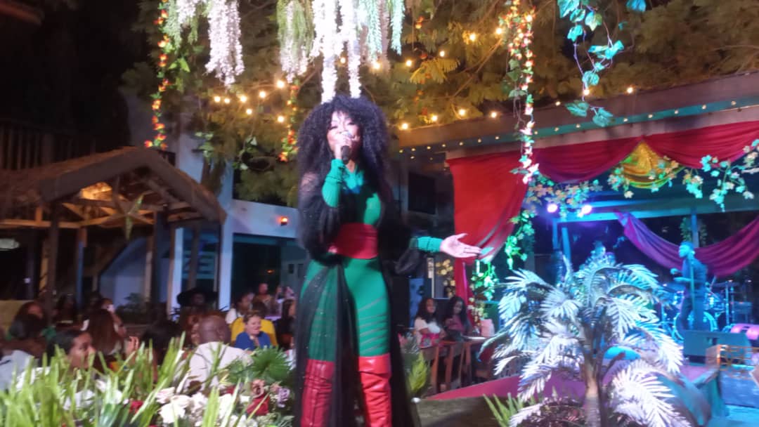 Stephanie Benson performs for fans at Zen Garden - MyJoyOnline