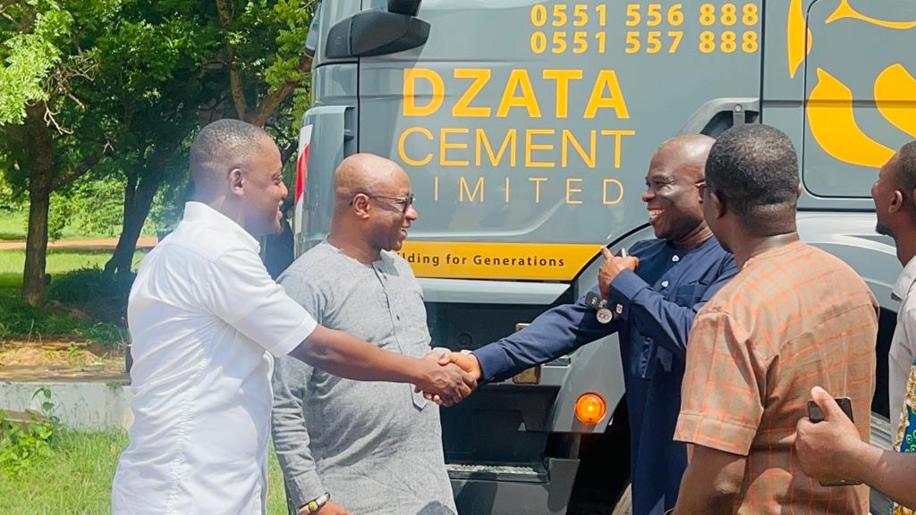 Ibrahim Mahama donates 500 bags of cement to PRESEC 1998 Year Group ...