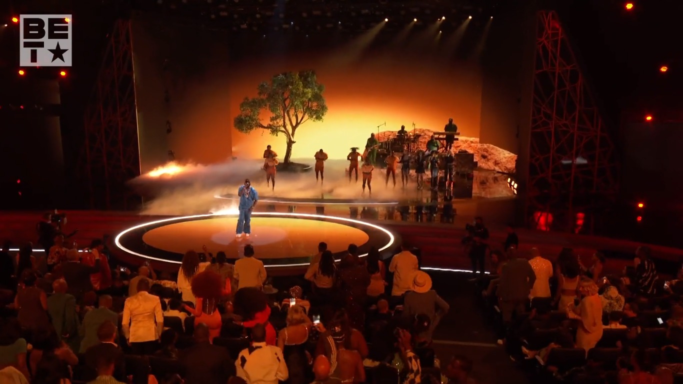 Video: Davido moves crowd at 2023 BET Awards - MyJoyOnline