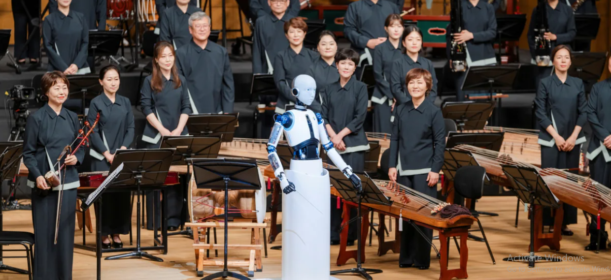 Robot takes podium as orchestra conductor in South Korea - MyJoyOnline