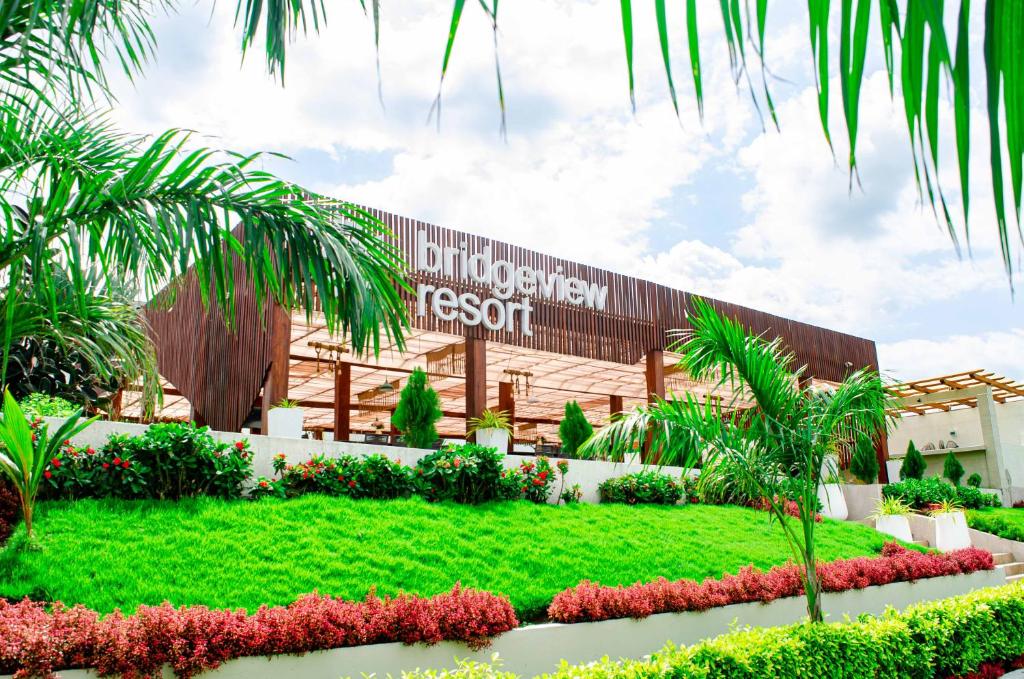 BridgeView Resort sues 'customer', seeks damages for defamation and ...