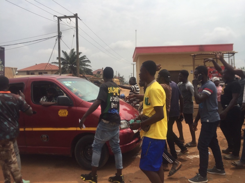 Commercial drivers at Kpone Barrier suspend sit-down strike - MyJoyOnline