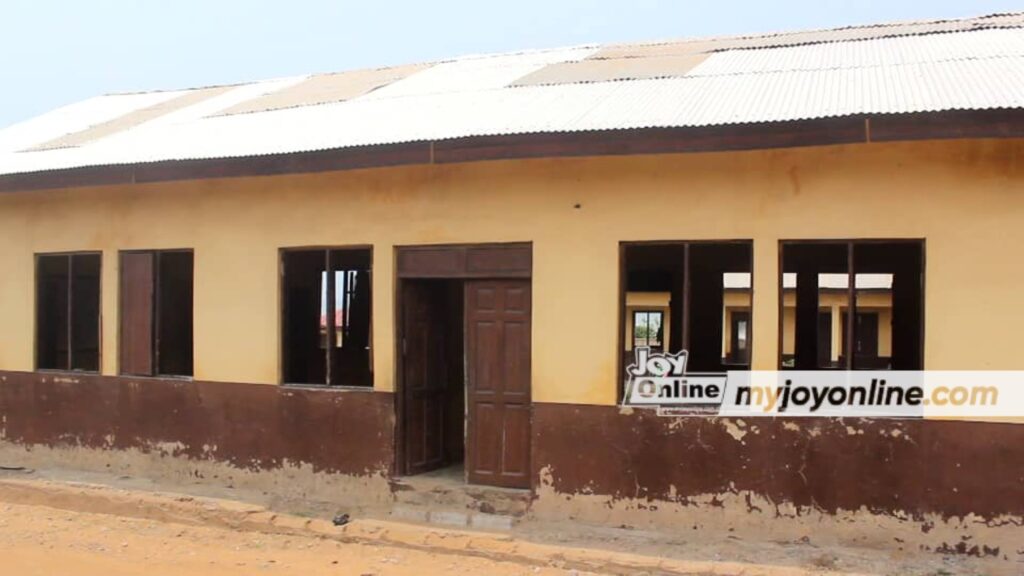 Miscreants litter Sakumono TMA School with faeces as thieves strike ...