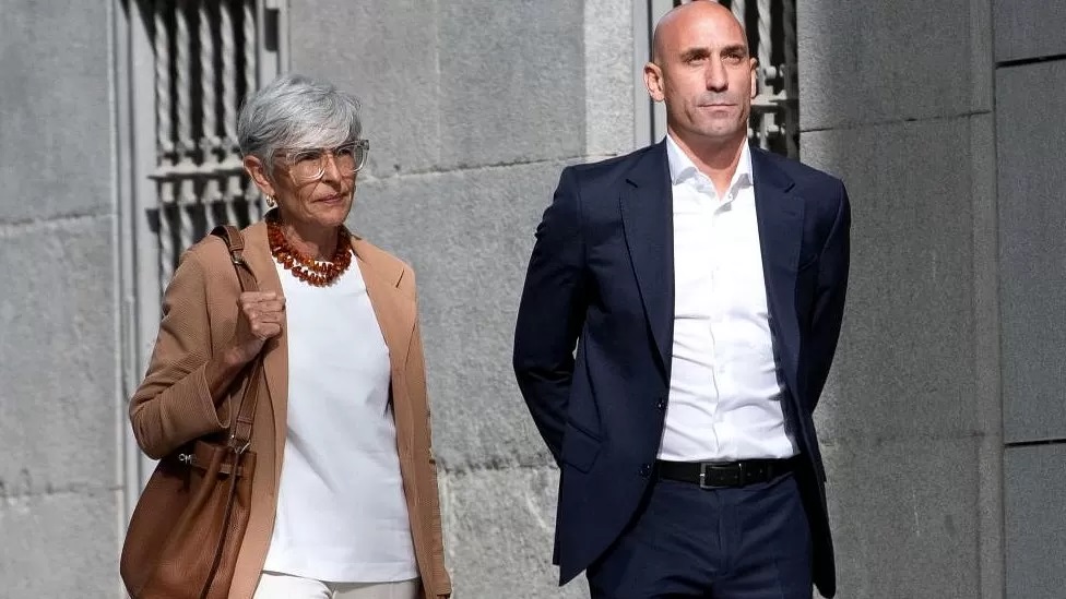Luis Rubiales given Spanish restraining order over World Cup kiss ...