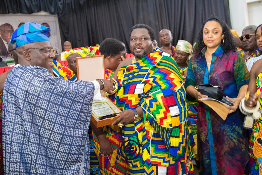 Kwahu-Nkwatia Nkosuohene receives peace ambassador award - MyJoyOnline