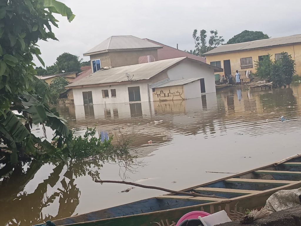 Akosombo Dam spillage: Mepe, Battor and many North Tongu towns in ...