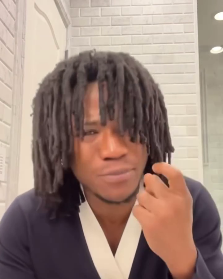 Ghanaian actor, Abraham Attah displays singing skills, jams to British ...