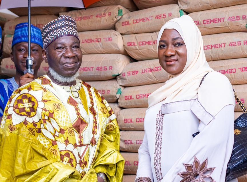 Akosua Manu supports Ashaley Botwe Central Mosque with building ...