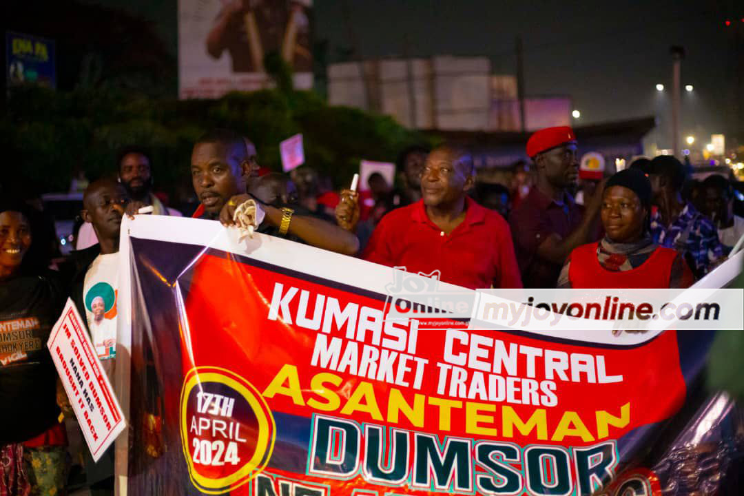 Dumsor: Kumasi demonstrators demand immediate release of load-shedding timetable - MyJoyOnline