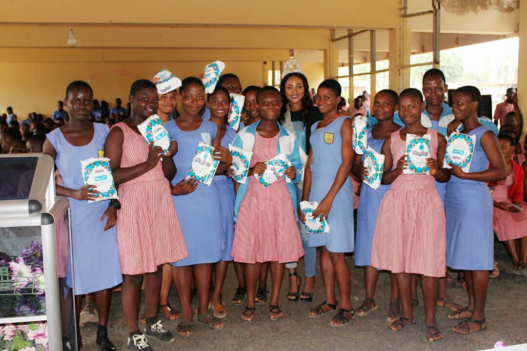 NGO distributes 1000 Faytex sanitary pads to school girls to mark World ...