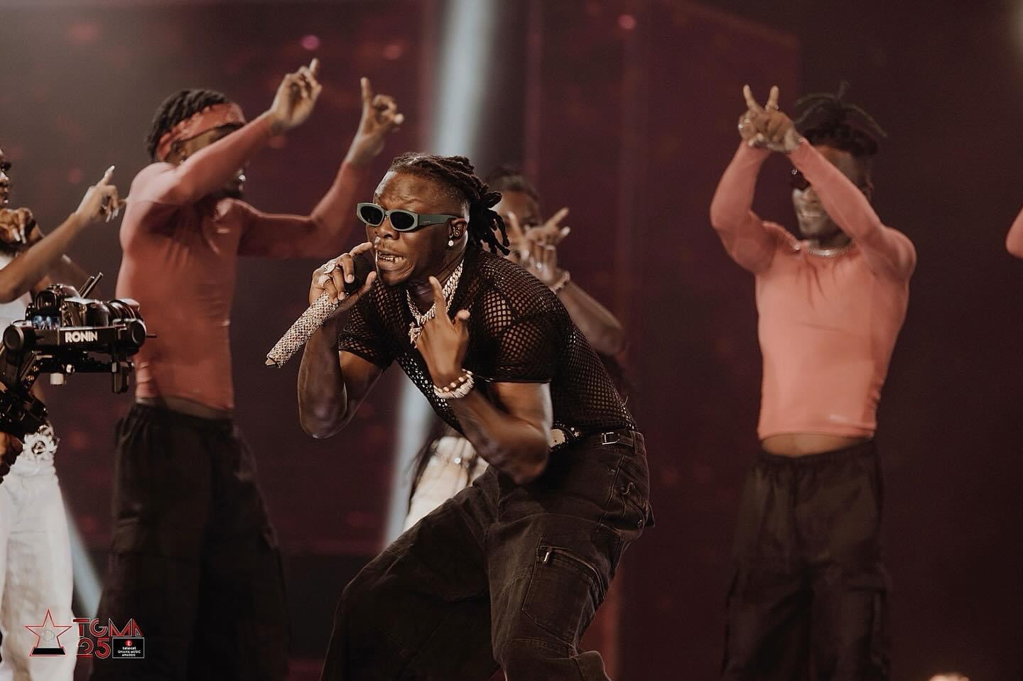 Review of Stonebwoy’s performance at 25th Telecel Ghana Music Awards ...