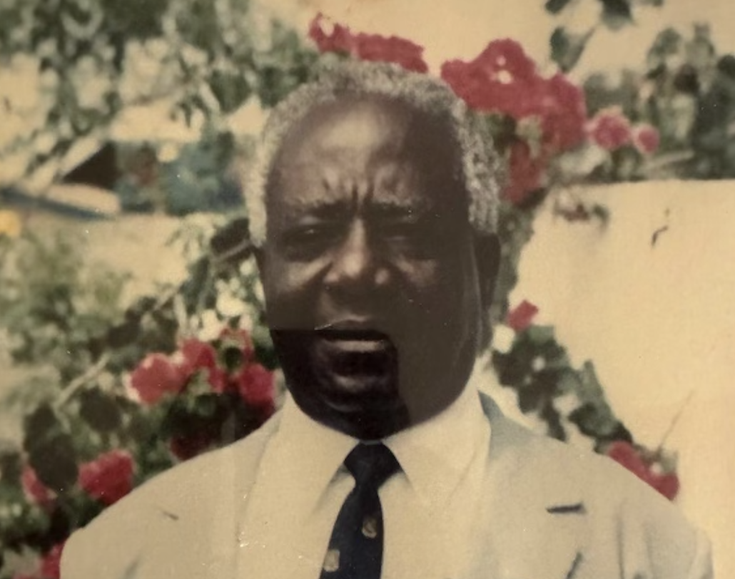 Gboloo Kofi JHS gets computer lab in honour of former headmaster ...
