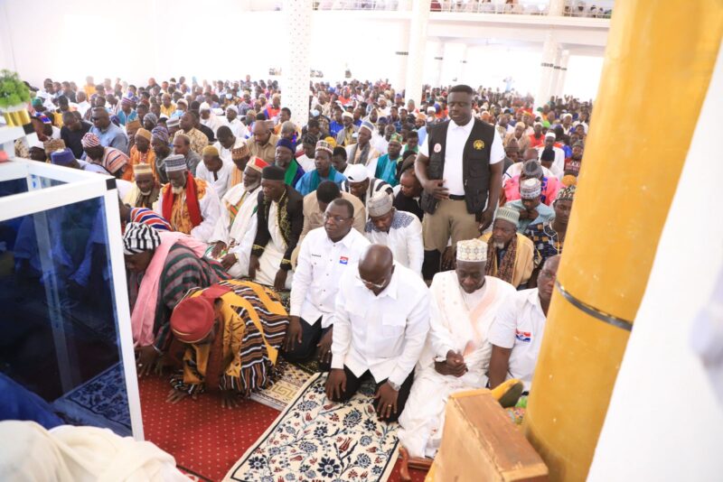 Bawumia, thousands observe 'Jummah' prayers as new Walewale Central ...