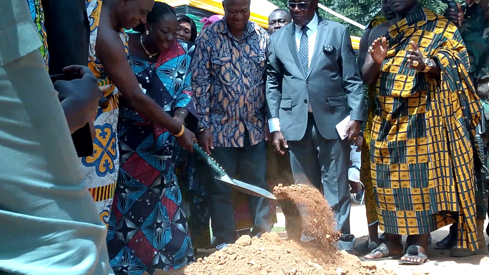 Otumfuo Osei Tutu II Foundation cuts sod for Kumasi Children's Park ...