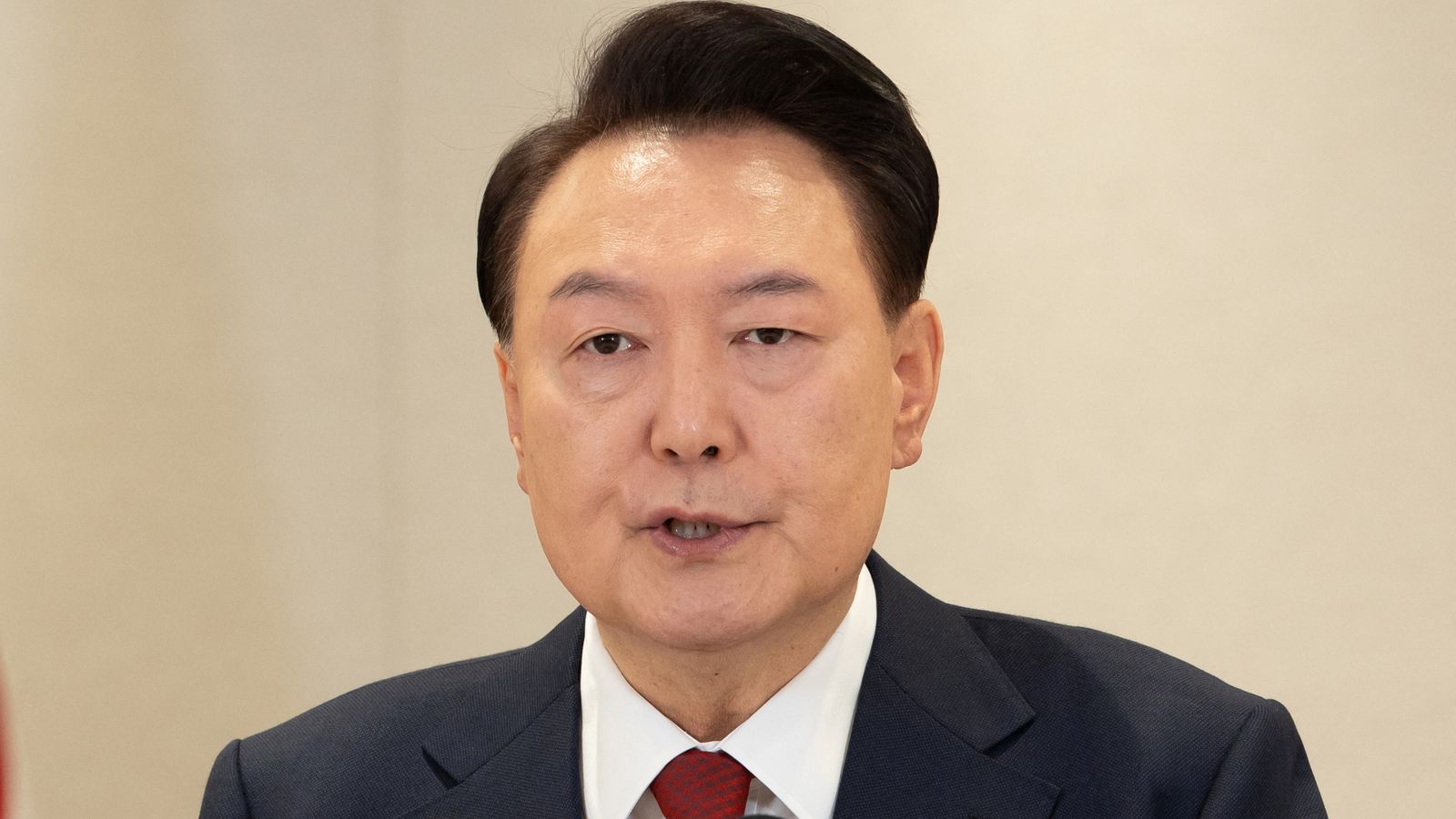 Investigators request warrant to arrest South Korean President Yoon Suk ...