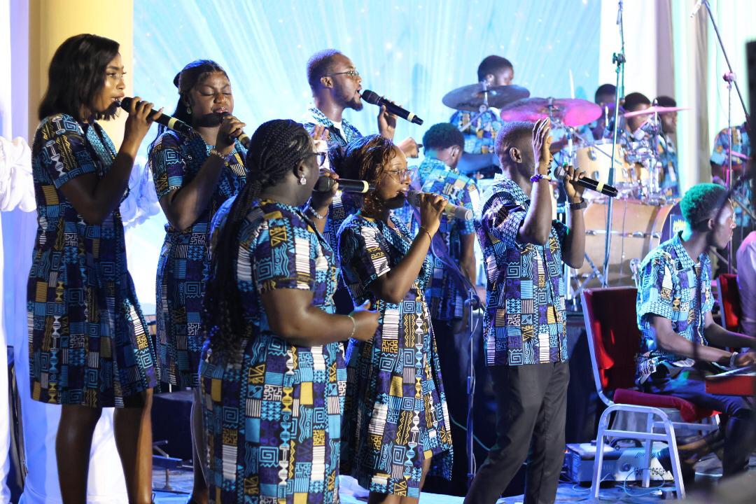 Emmanuel Praise Choir-Atonsu thrills patrons at 5th Altar of Praise ...